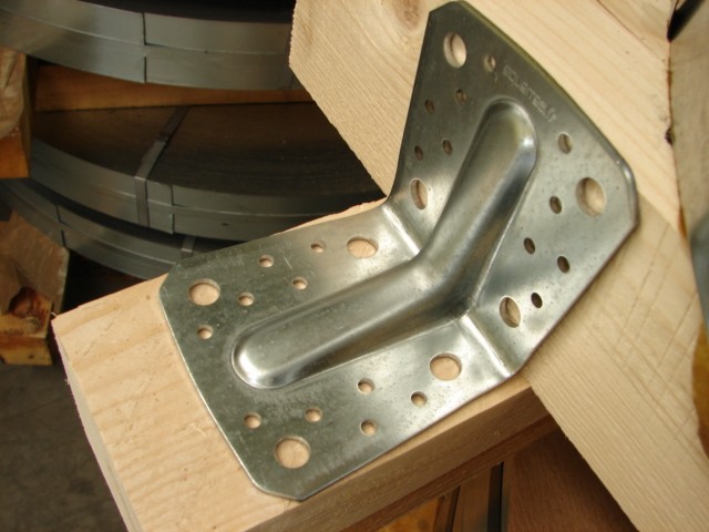 Kuchly SA : Equerre de charpente renforcée 90° 95 x 100 x 100 x 3